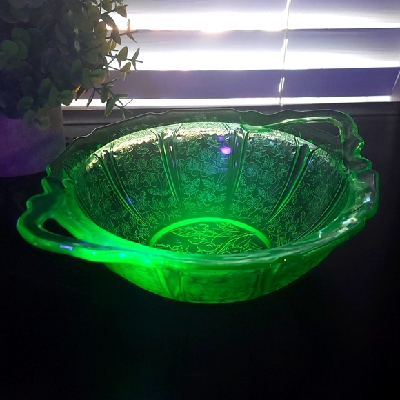 Green Depression Glass Bowl With Handles
